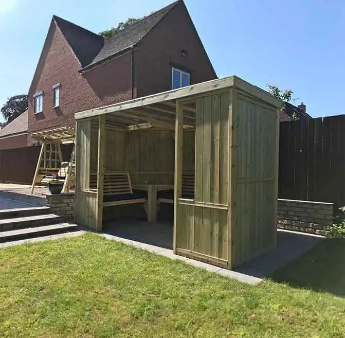 Seven Seater Riviera Enclosed Garden Room – Woven Wood