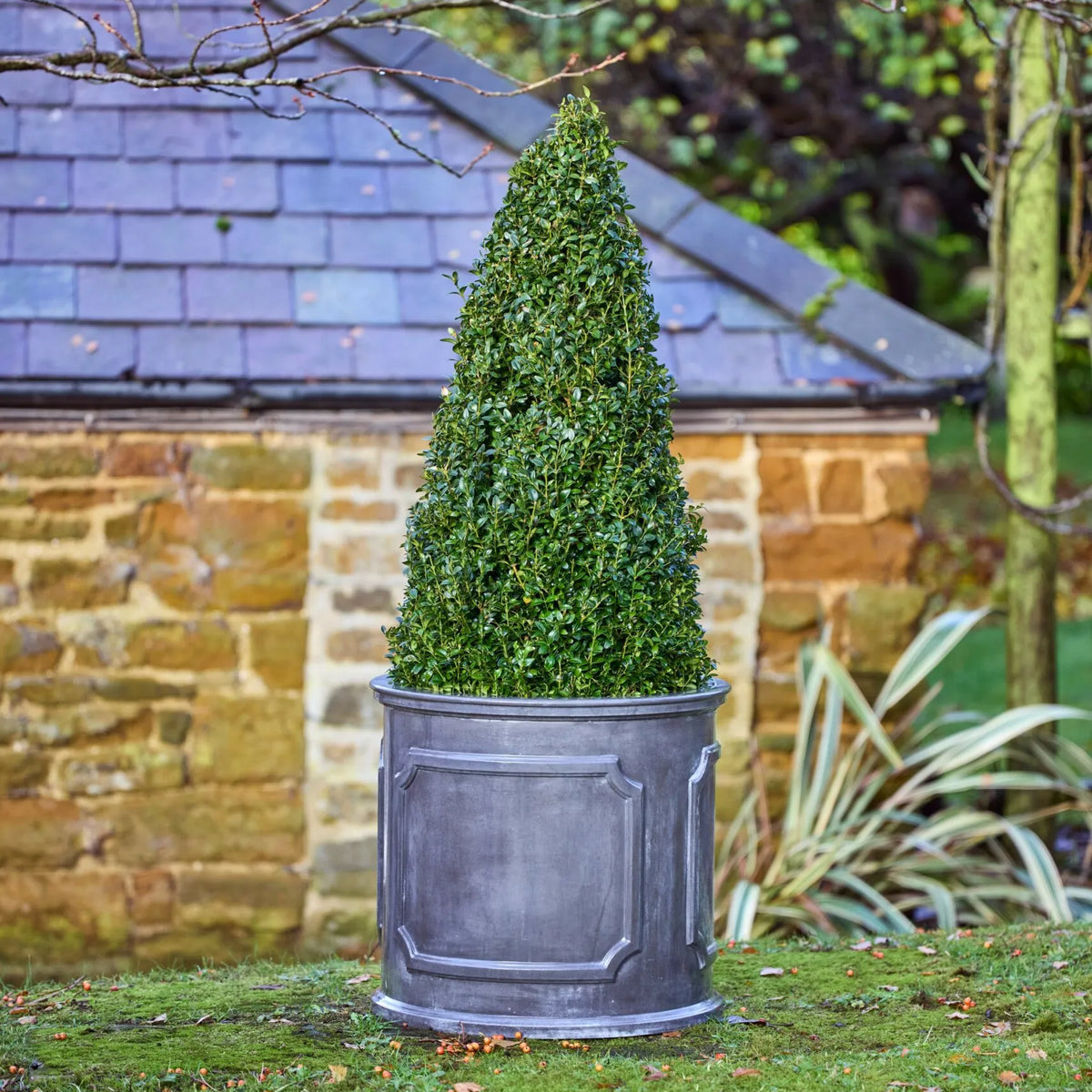 51cm Customisable Heritage Round Stone Planter – Woven Wood